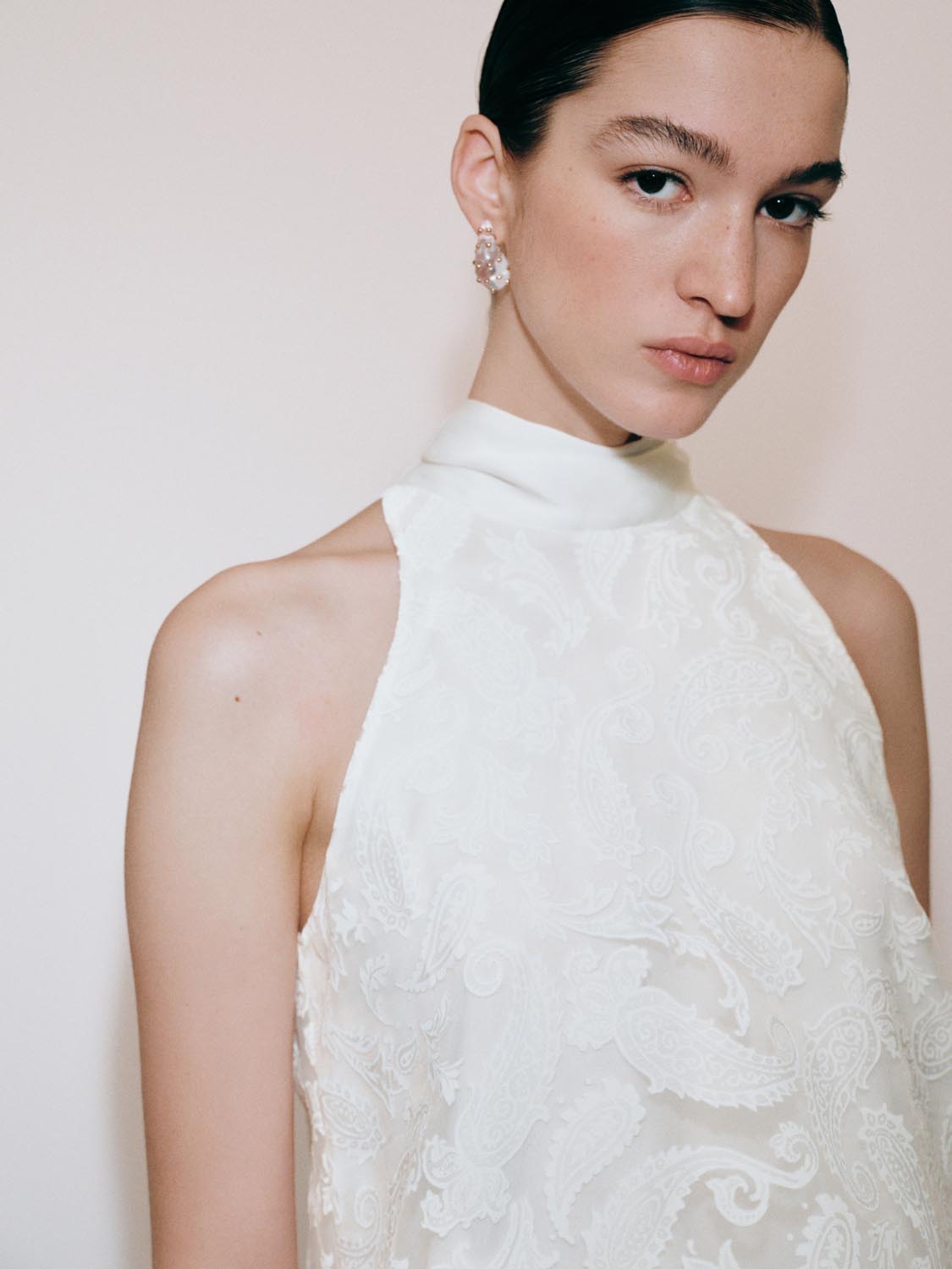 Overhead Sleeveless Laced Shirt – URBAN REVIVO Thailand